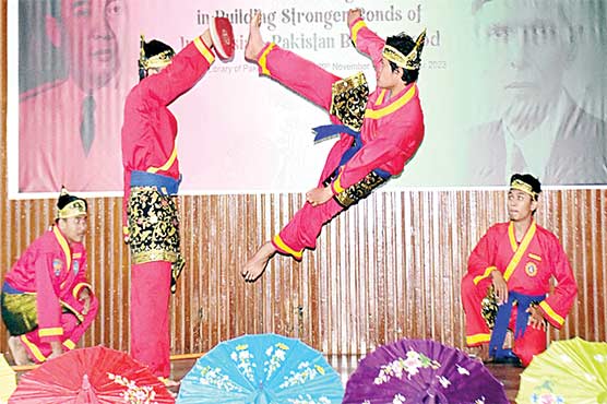 شہر کی دنیا:-سوئیکارنوعظیم دوست،تیسری دنیا کے ہیرو تھے، مشاہد